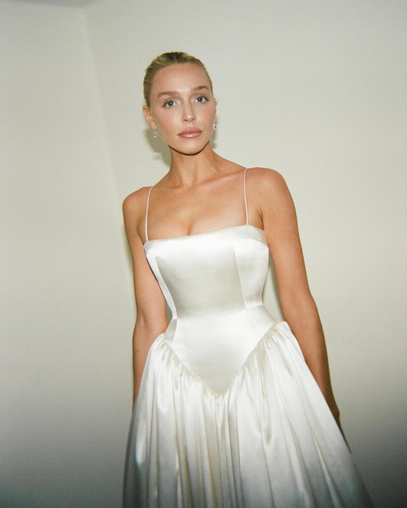 MagMe Bride: Outfiti koje je Alexandra Cooper nosila na vjenčanju su ...