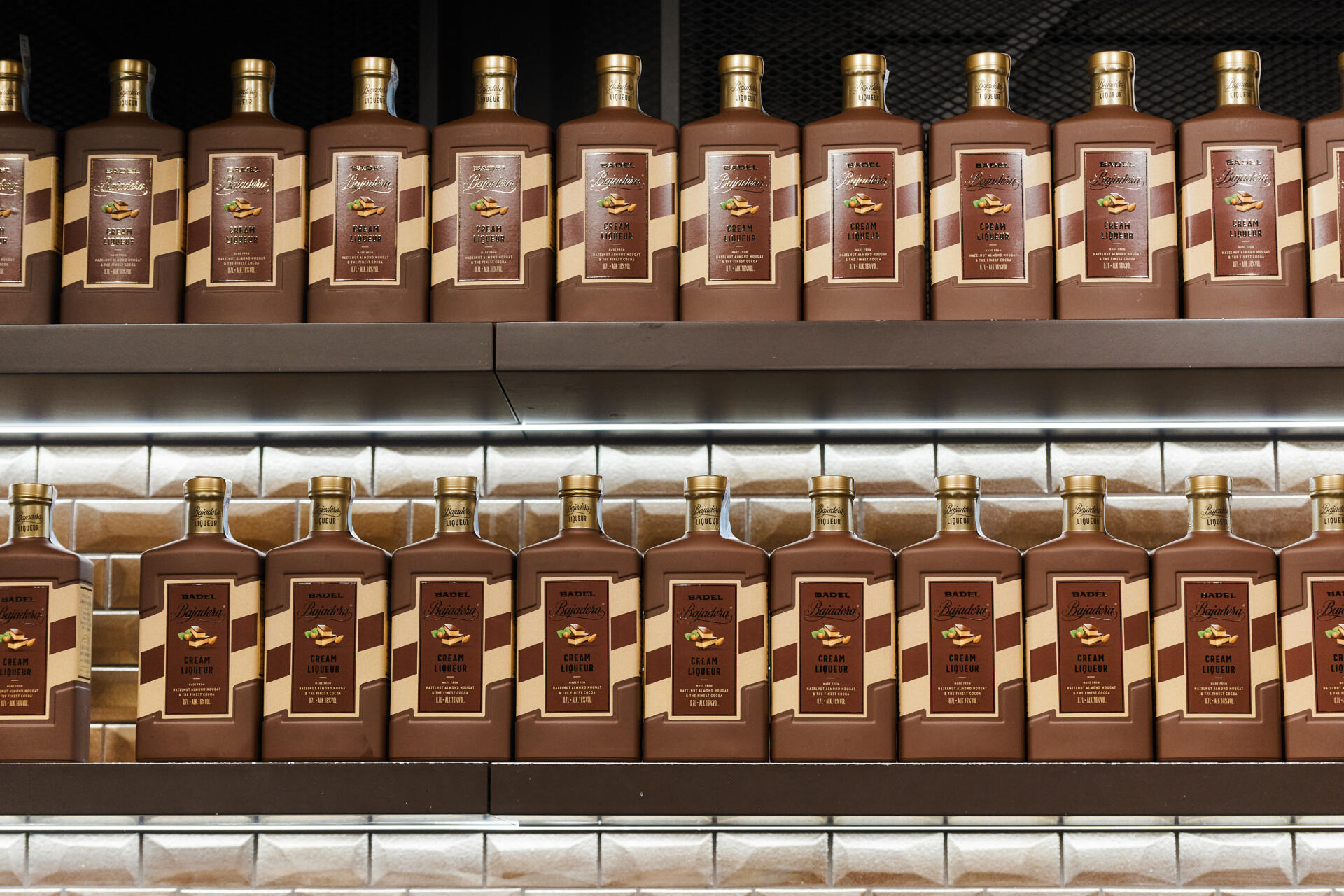 Badel Bajadera, novi kremasti liker s okusom omiljenih pralina | MagMe ...