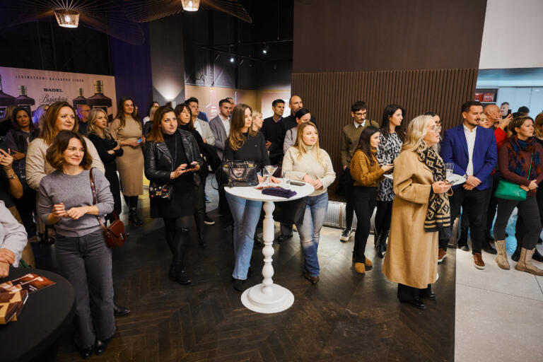 Badel Bajadera, novi kremasti liker s okusom omiljenih pralina | MagMe ...